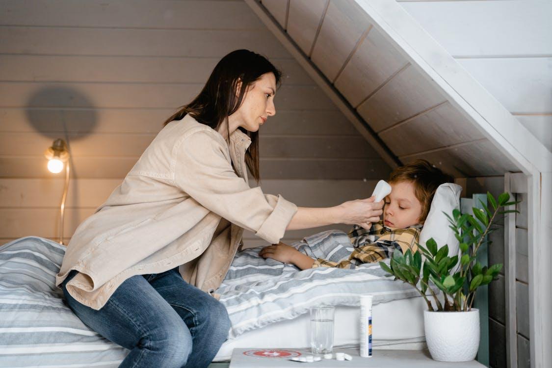 Night Sweats and Fever: When to Seek Medical Attention - MY DR'S NOTE